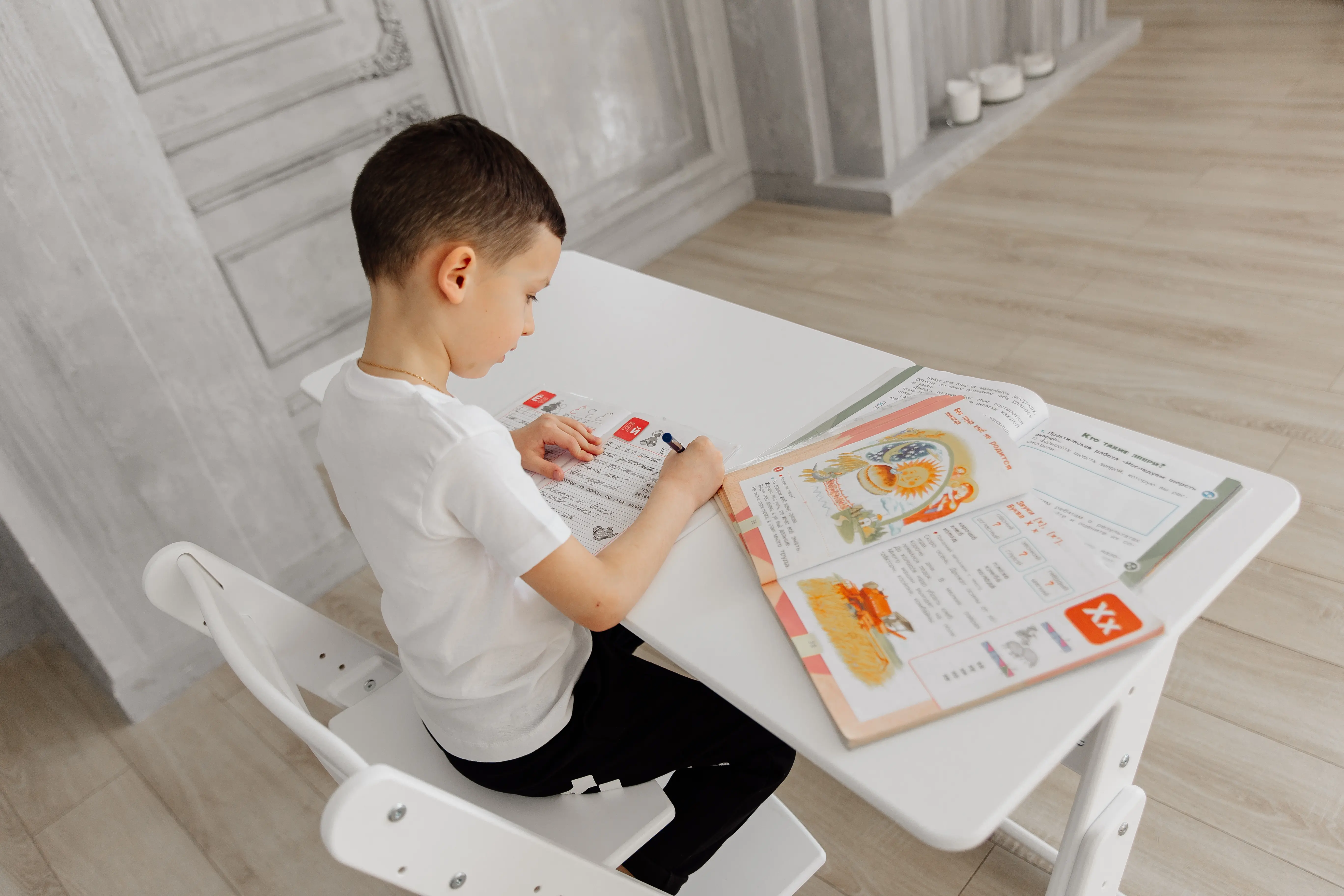 Письменный стол и стул для учебы - ARMADA